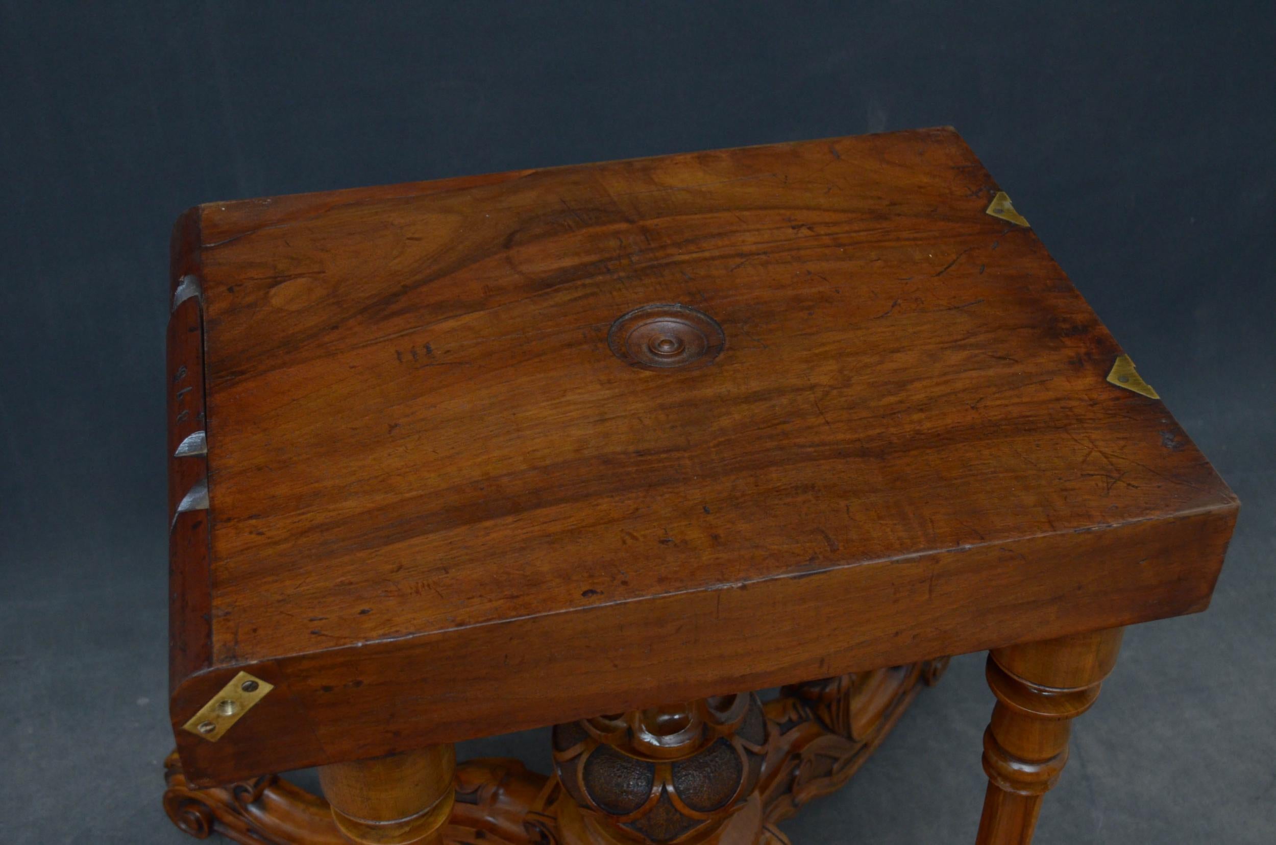 Victorian Burr Walnut Dining Table at 1stDibs