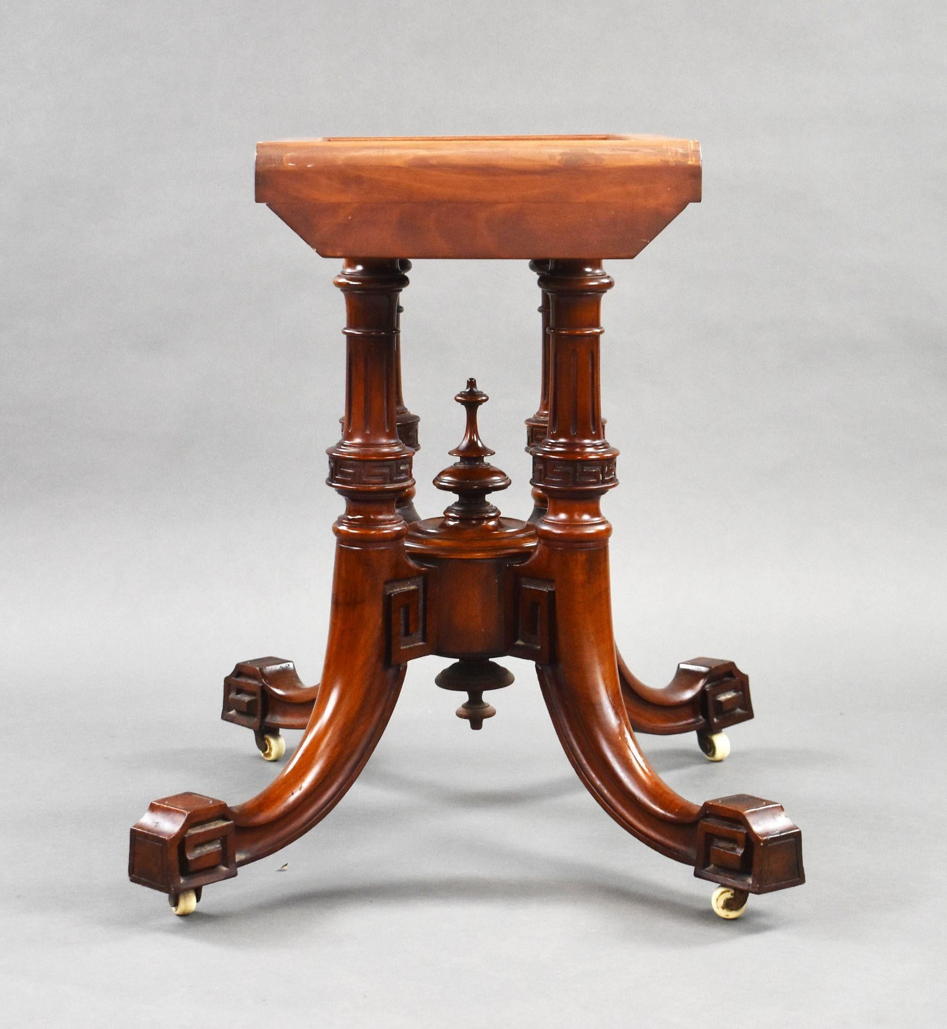 Victorian Burr Walnut Oval Loo Table For Sale at 1stDibs