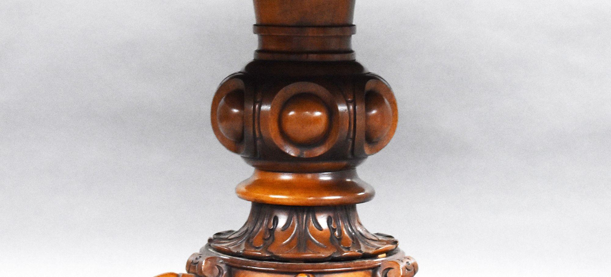 Victorian Burr Walnut Round Breakfast Table For Sale at 1stDibs