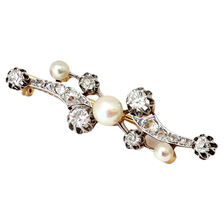 Victorian Diamond and Pearl Brooch Set in 14 Karat Gold For Sale at 1stDibs