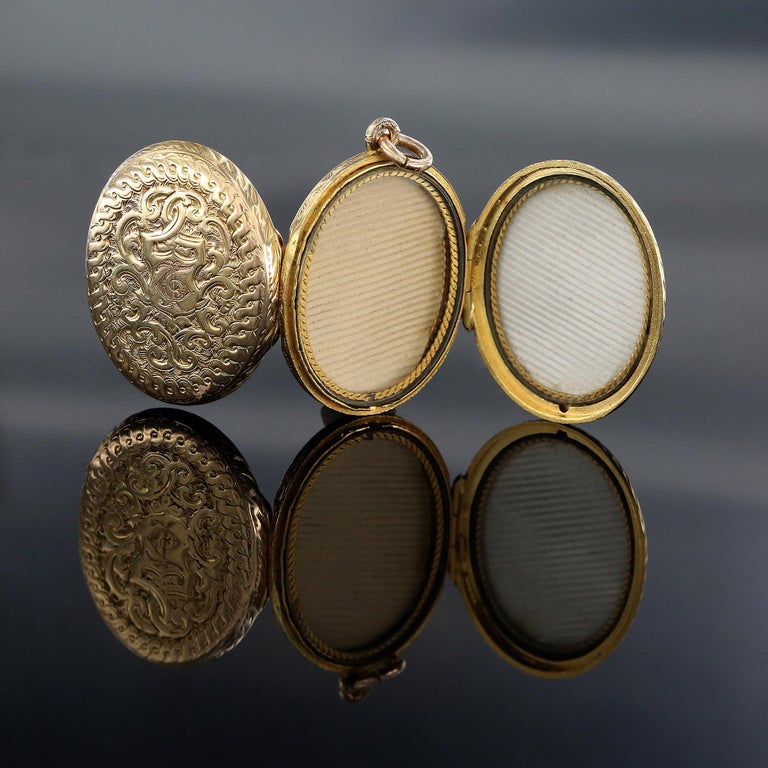 Victorian Hand Engraved 15ct Gold Multi-Locket for 4 photographs Circa ...