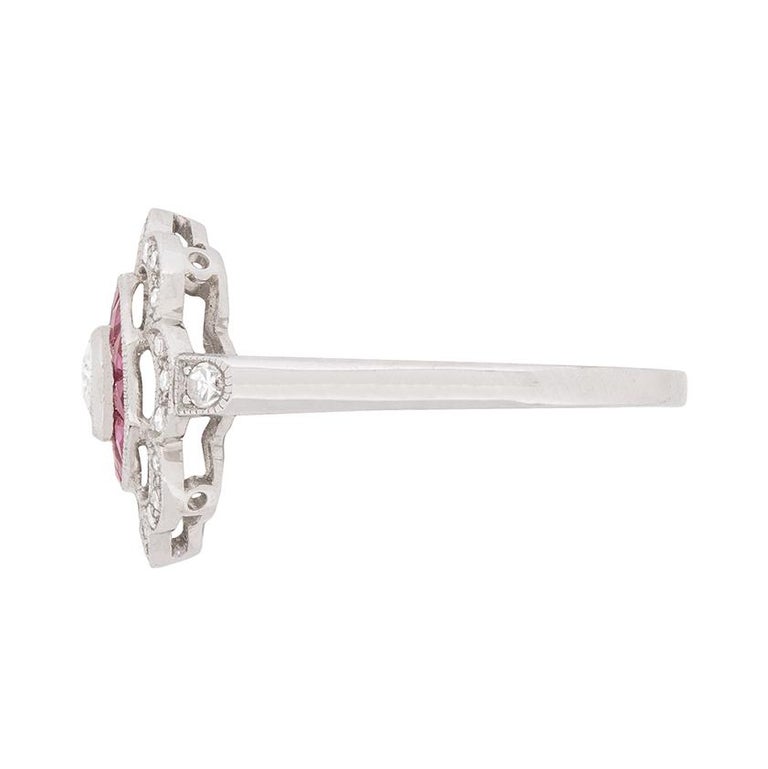 Victorian-Inspired Diamond and Ruby Daisy Cluster Ring For Sale at 1stDibs