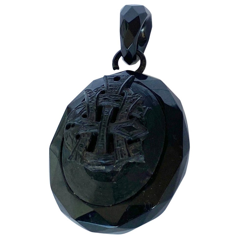 Victorian Jet Locket with Original Image For Sale at 1stDibs