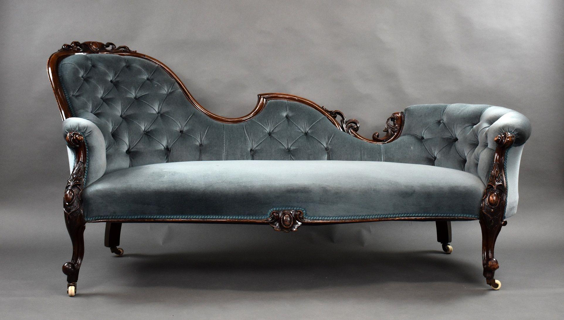Victorian Mahogany Carved Chaise Lounge For Sale at 1stDibs