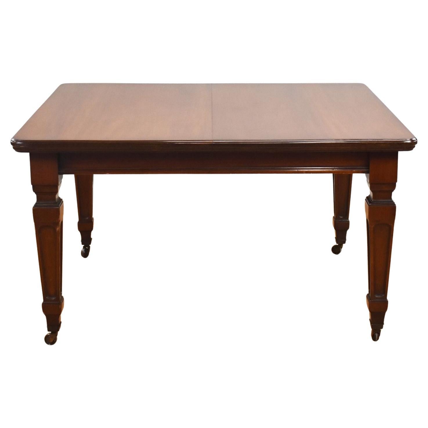 Victorian Mahogany Extending Dining Table For Sale at 1stDibs