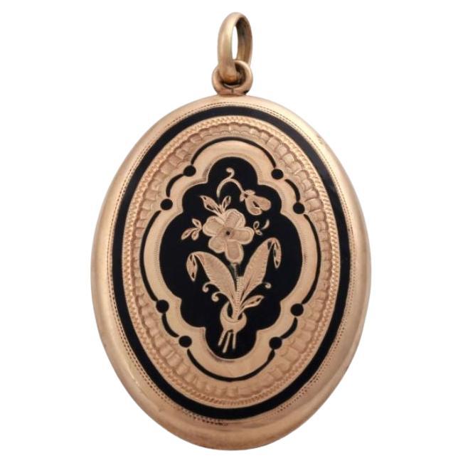 Antique Medallion with For Sale at 1stDibs