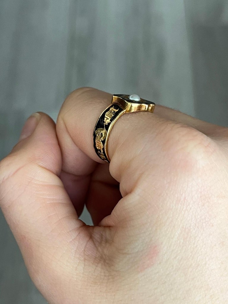 Victorian Pearl and Enamel 9 Carat Gold Mourning Ring For Sale at 1stDibs