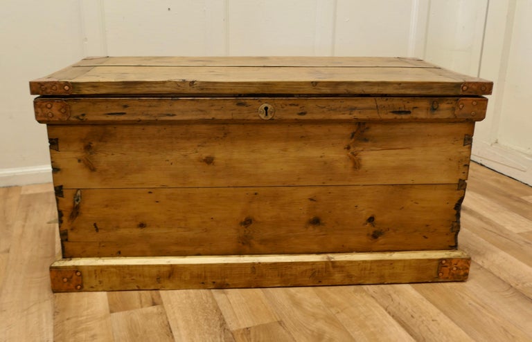 Victorian Pine Carpenters Box For Sale at 1stDibs