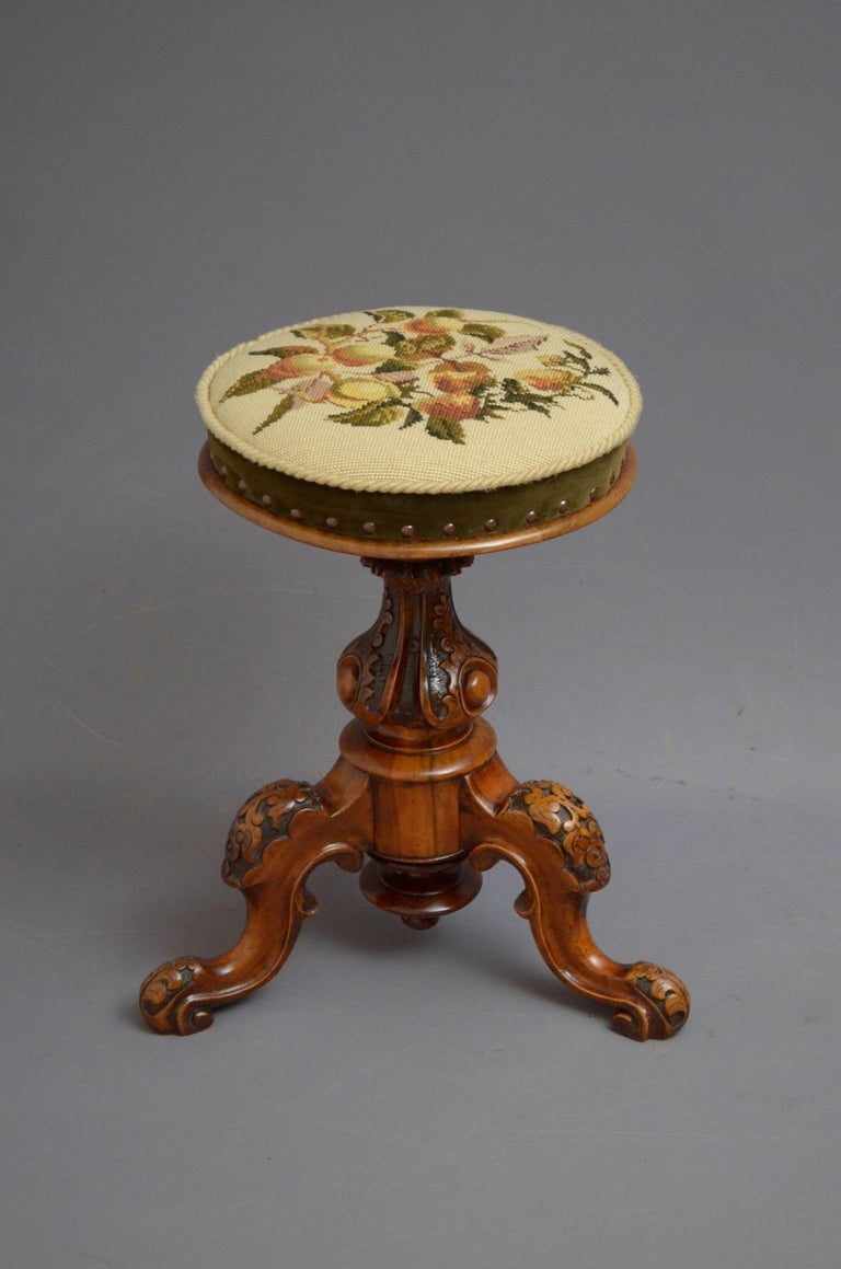 Victorian Revolving Stool in Walnut For Sale at 1stDibs