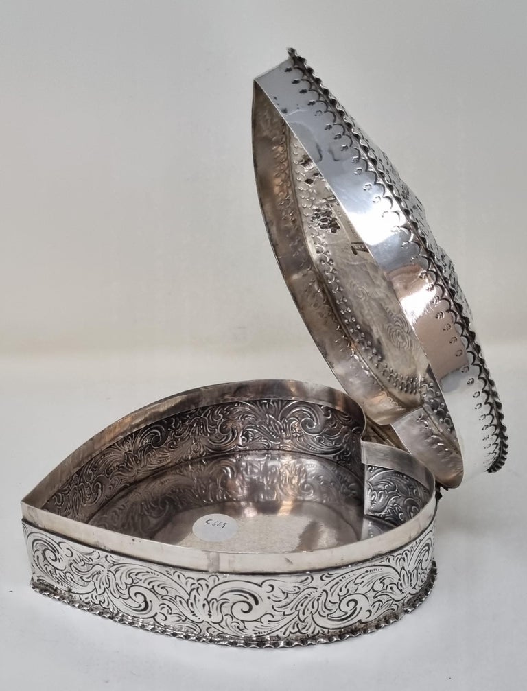Victorian Silver Box For Sale at 1stDibs
