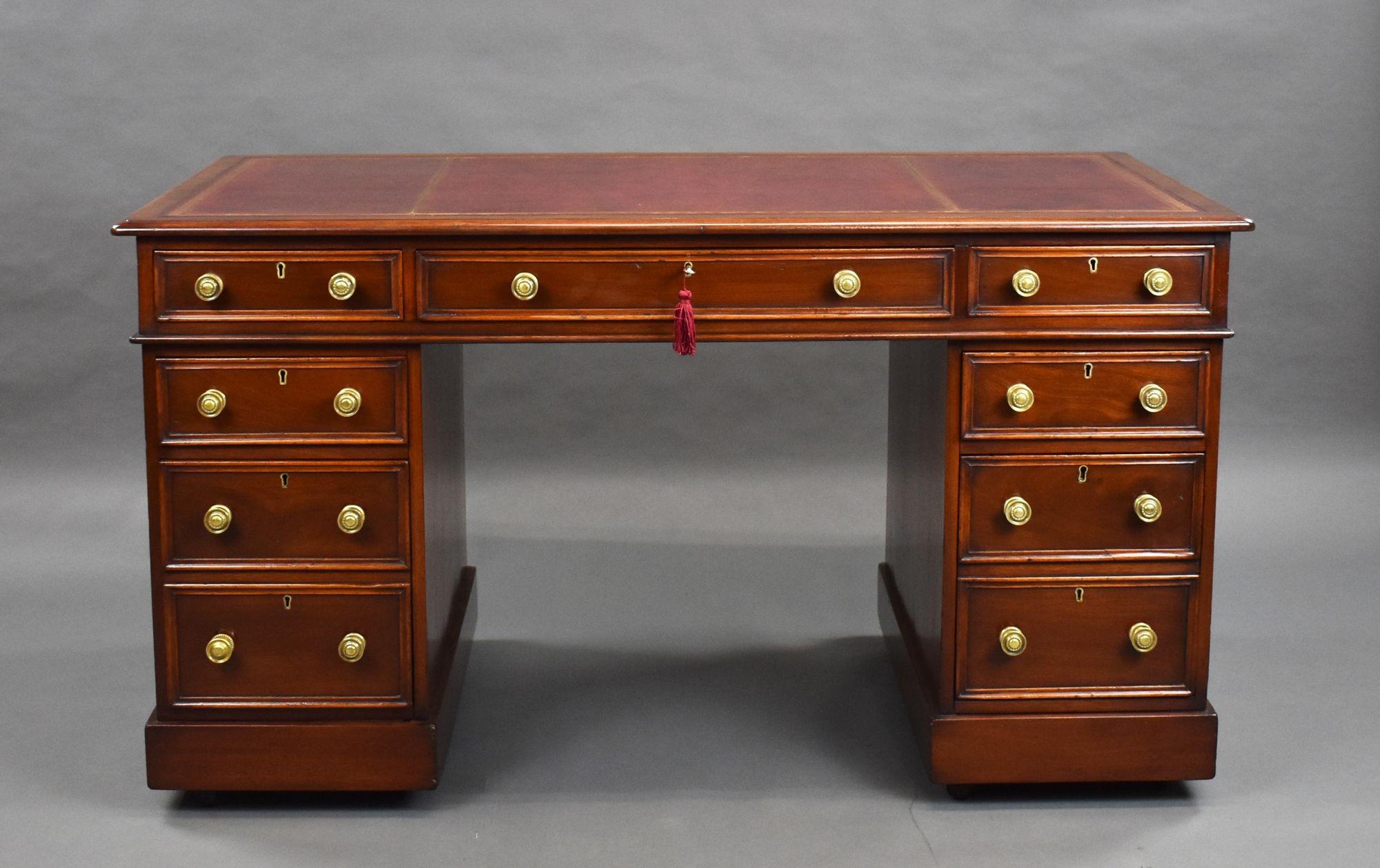 Victorian Solid Mahogany Pedestal Desk For Sale at 1stDibs