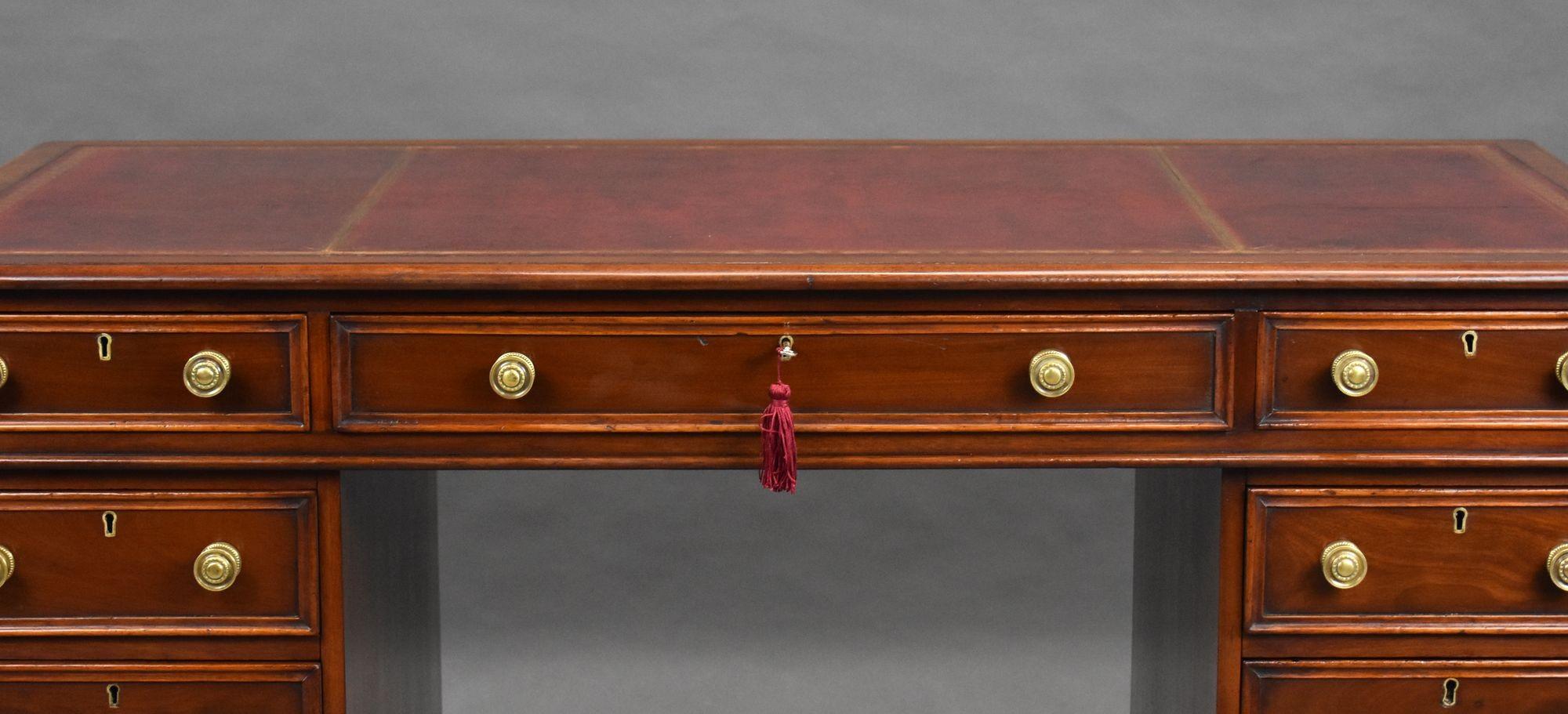 Victorian Solid Mahogany Pedestal Desk For Sale at 1stDibs