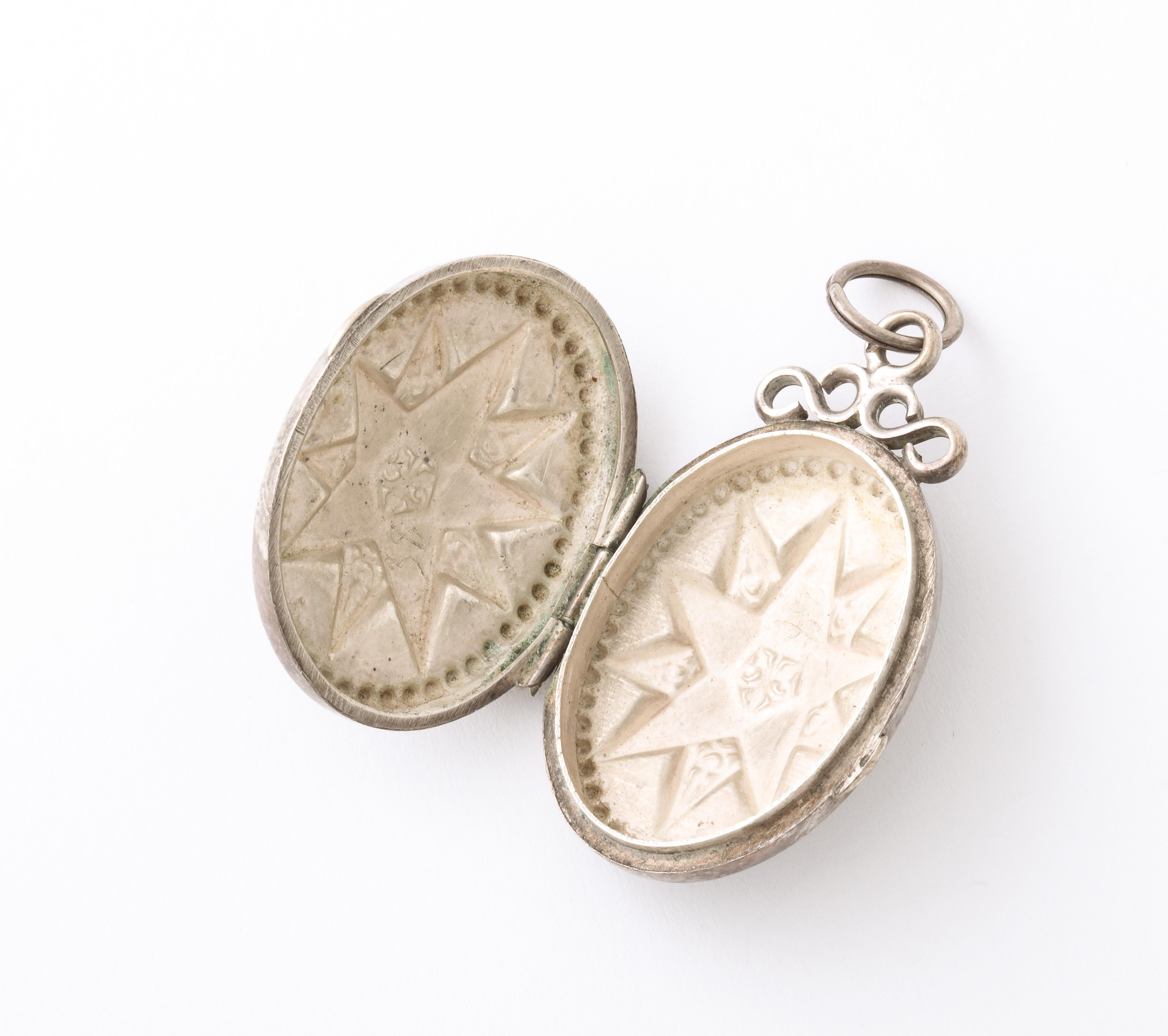 Victorian Sterling Silver French Star Locket For Sale at 1stDibs