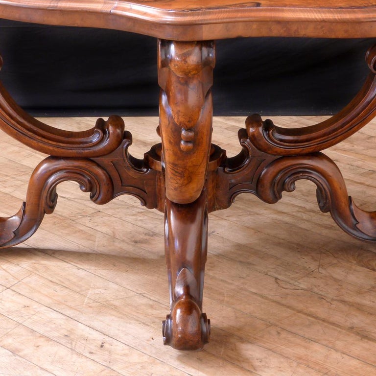 Victorian Walnut Centre Table at 1stDibs