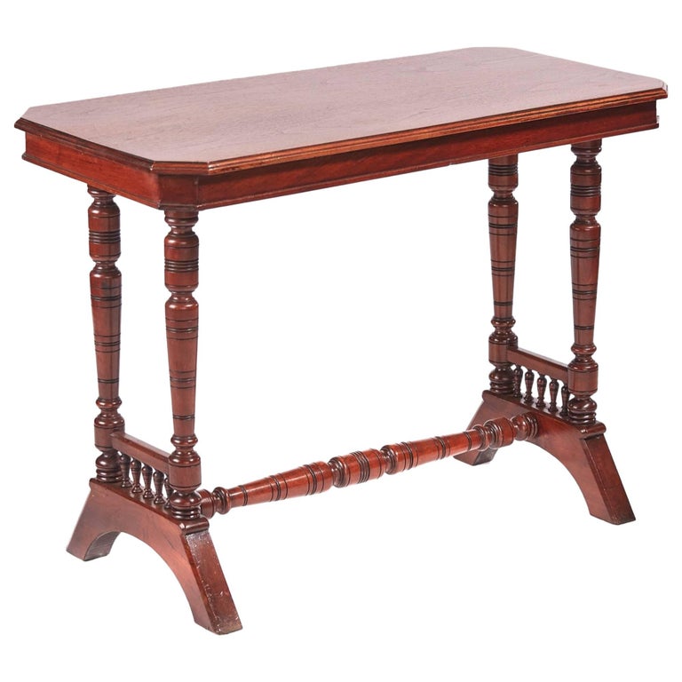 Victorian Walnut Centre Table For Sale at 1stDibs