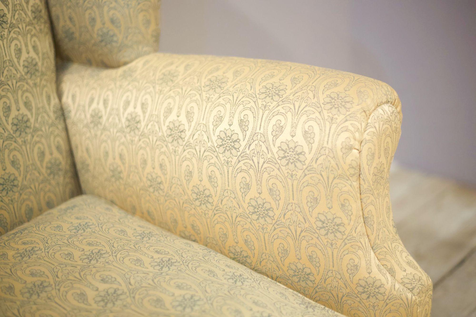 Victorian Wingback English country house sofa For Sale at 1stDibs