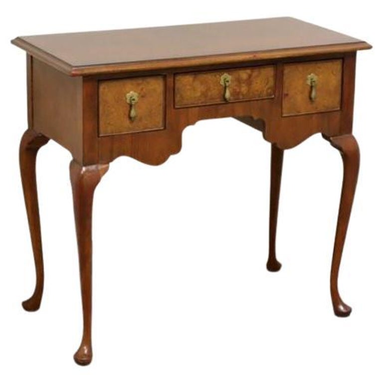 BAKER Inlaid Mahogany Queen Anne Style Side Table For Sale at 1stDibs