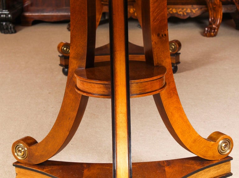 Vintage George III Style Dining Table from Harrods, 20th Century at 1stDibs