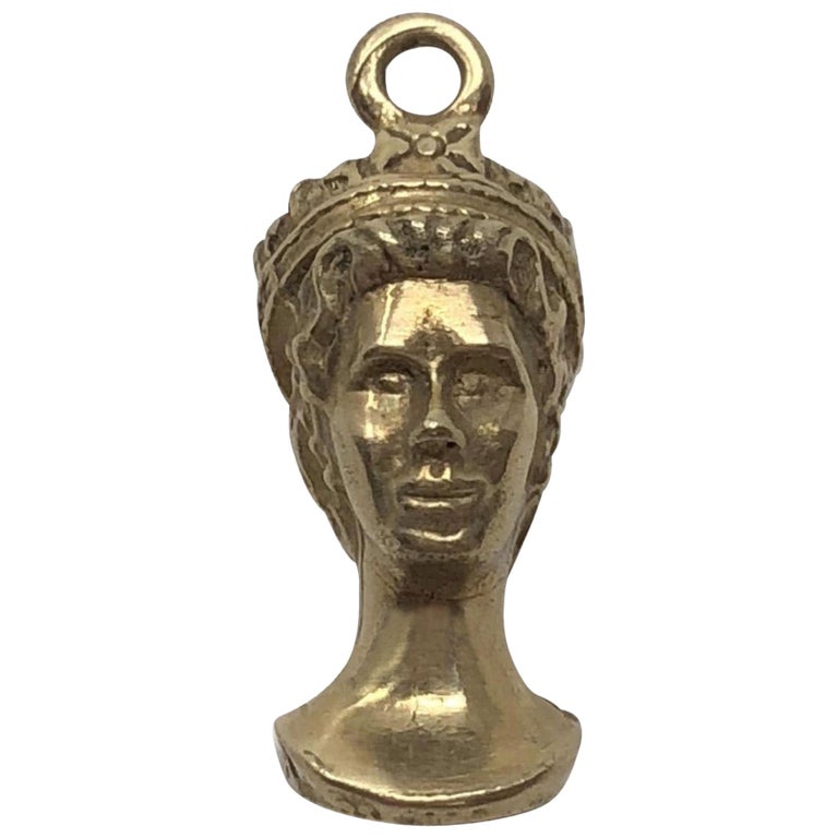 Vintage 14 Karat Gold Bust of English Queen Pendent Charm For Sale at ...