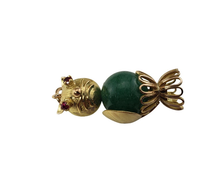 14 Karat Yellow Gold and Jade Cat Charm For Sale at 1stDibs