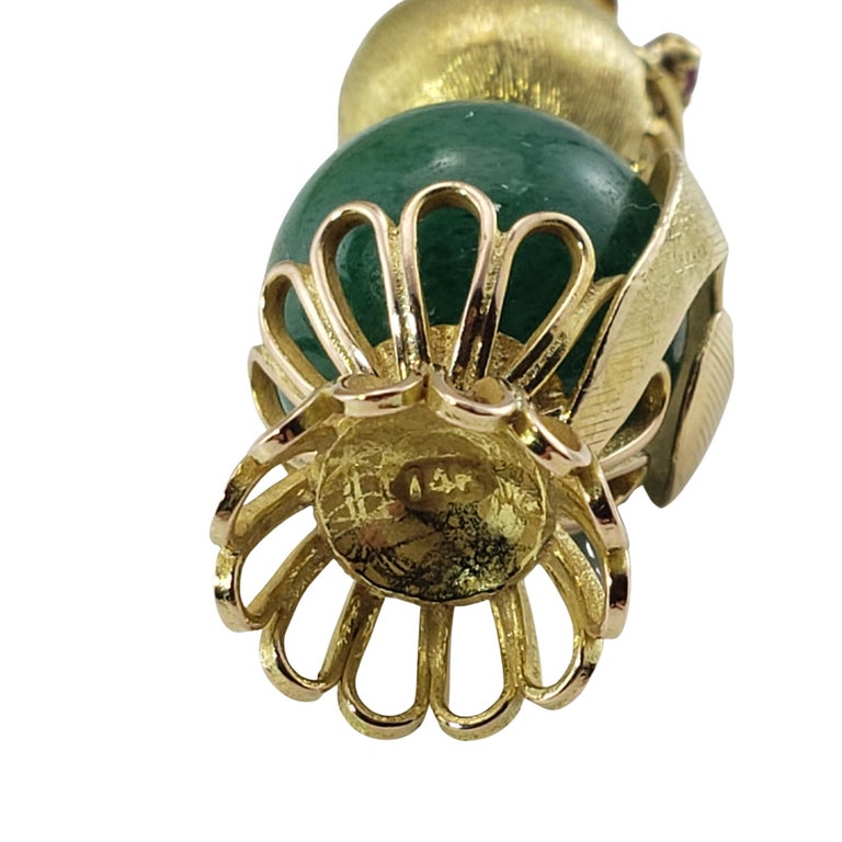 14 Karat Yellow Gold and Jade Cat Charm For Sale at 1stDibs