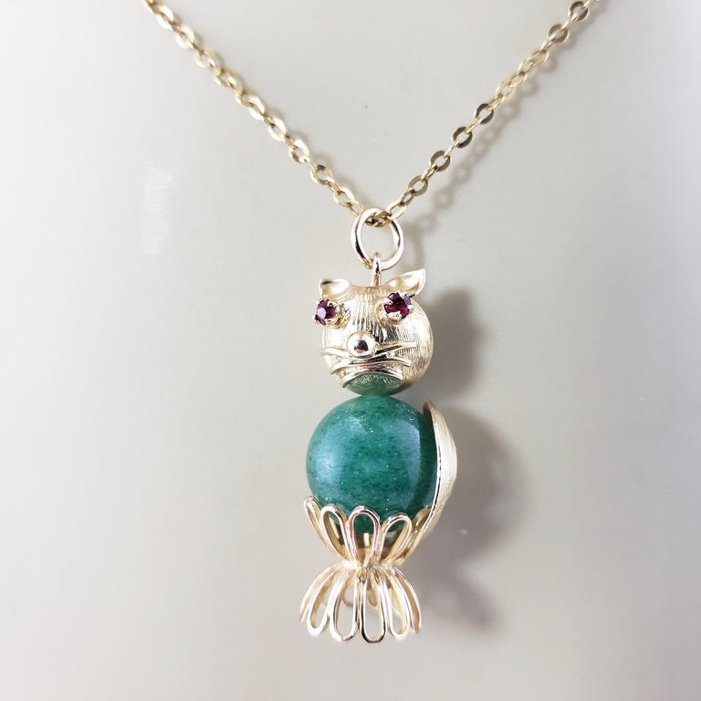 14 Karat Yellow Gold and Jade Cat Charm For Sale at 1stDibs