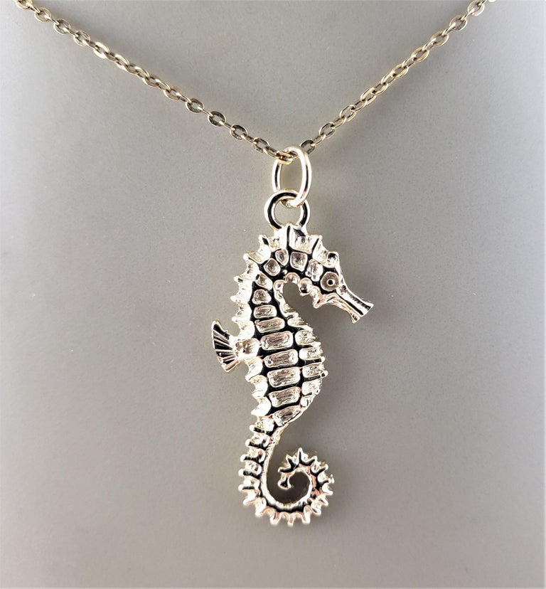 Vintage 14 Karat Yellow Gold Seahorse Charm For Sale at 1stDibs