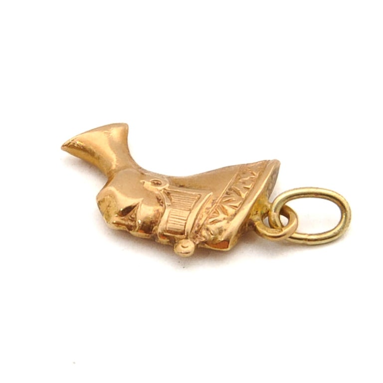 Mid-Century 18K Gold Pharaoh Nefertiti Charm Pendant For Sale at 1stDibs