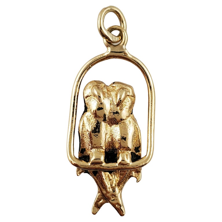 Vintage 14K Yellow Gold Bird on a Perch Pendant Charm For Sale at 1stDibs