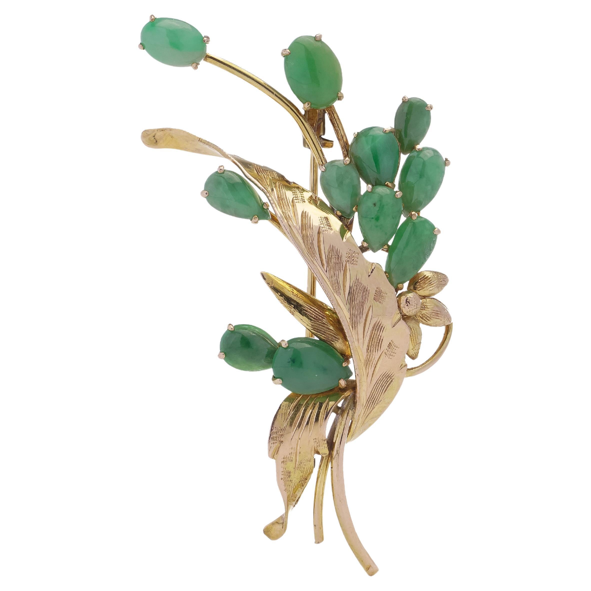 Vintage Japanese Natural Jade Bead Necklace with 14 Karat Gold Clasp at ...