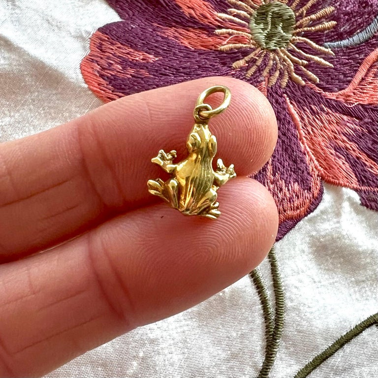 Vintage 18 Karat Gold Frog Charm Pendant For Sale at 1stDibs