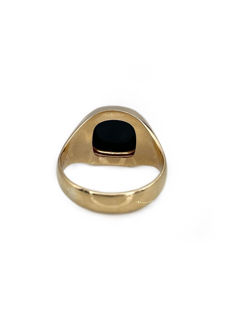 Vintage 18 Karat Yellow Gold Black Onyx Signet Ring For Sale at 1stDibs