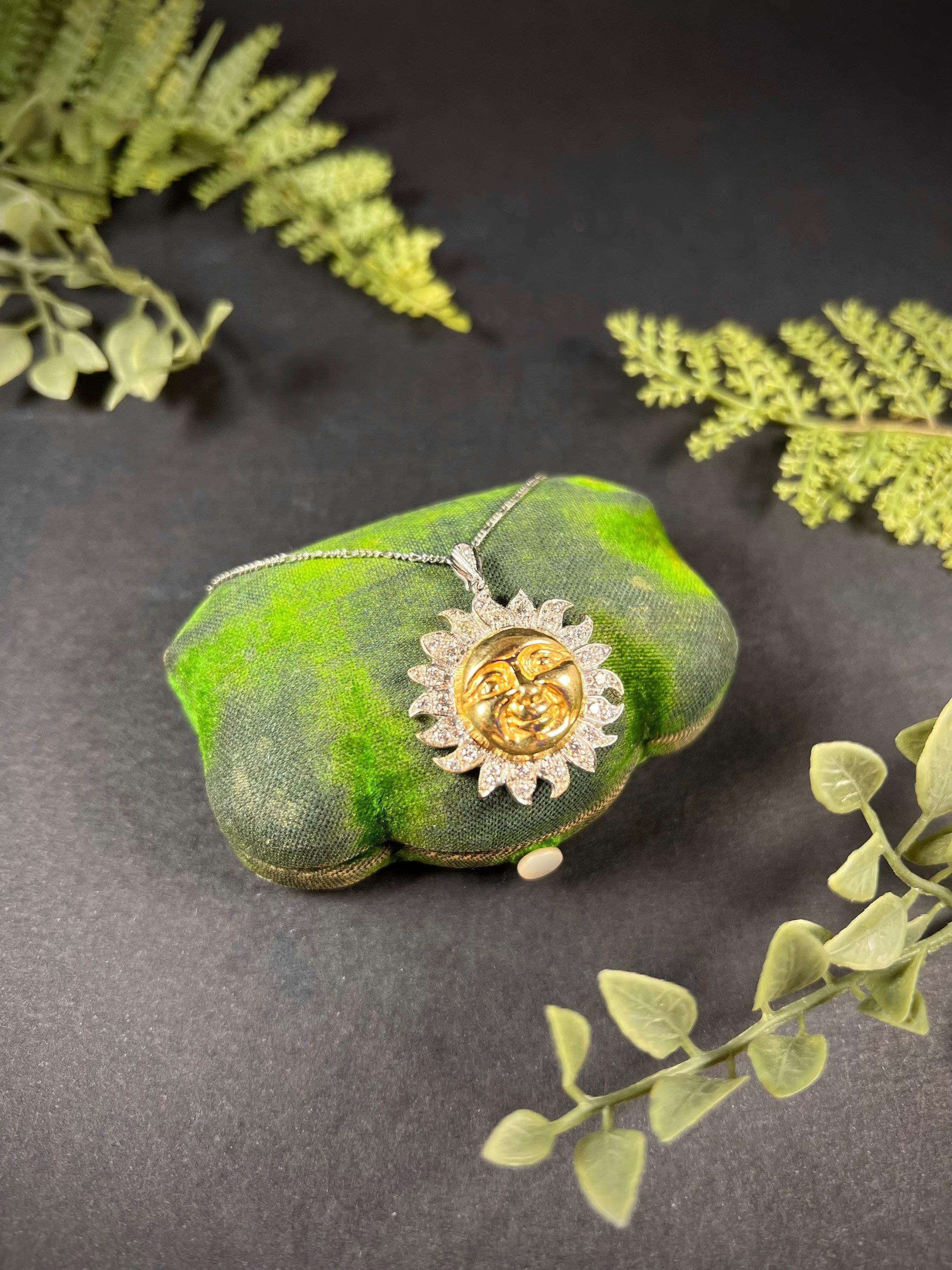 Vintage 18ct Gold Contemporary Diamond Sun Pendant For Sale at 1stDibs