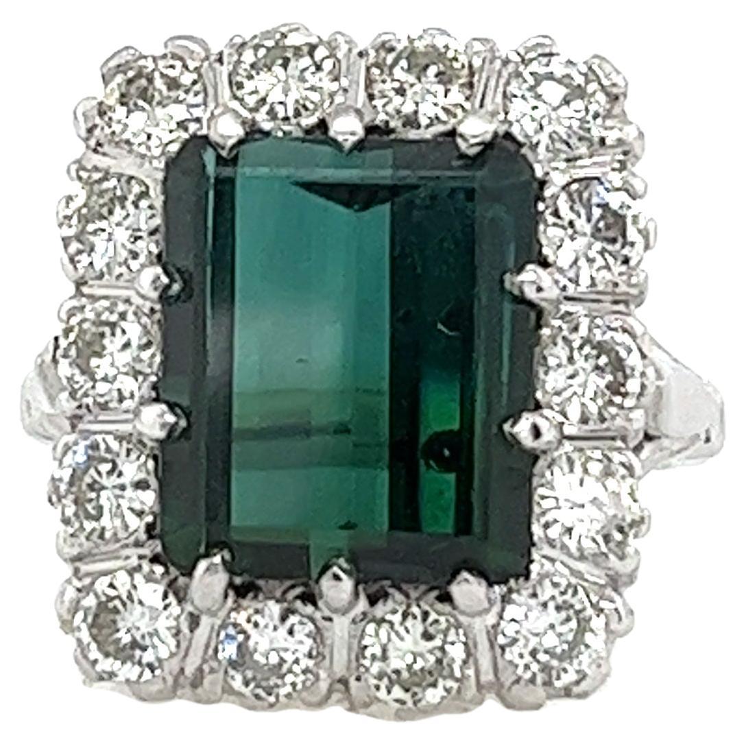 18ct White Gold Diamond and Sapphire Cluster Ring For Sale at 1stDibs