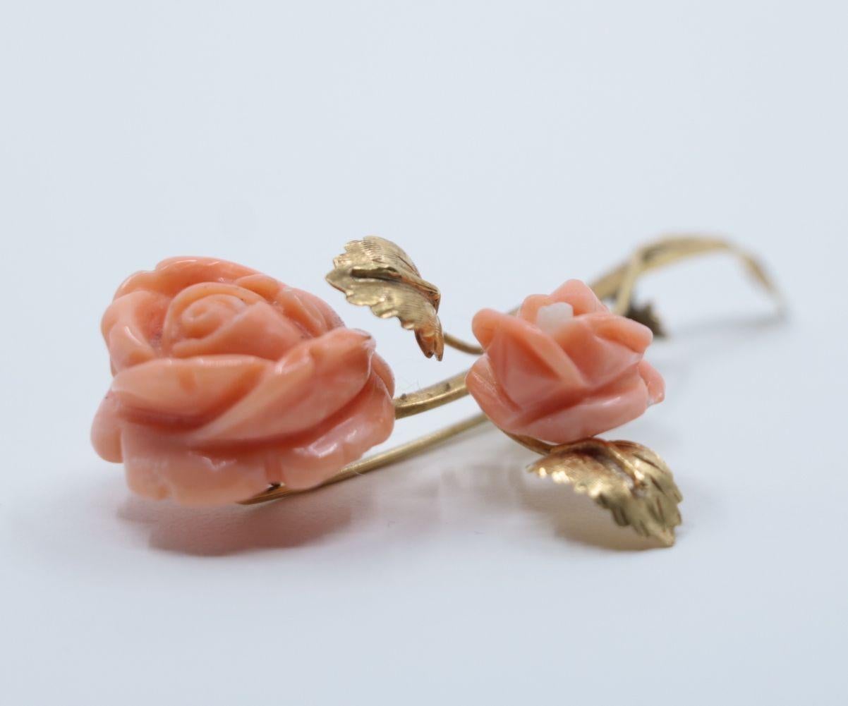Vintage 18K Gold Coral Flower Brooch For Sale at 1stDibs