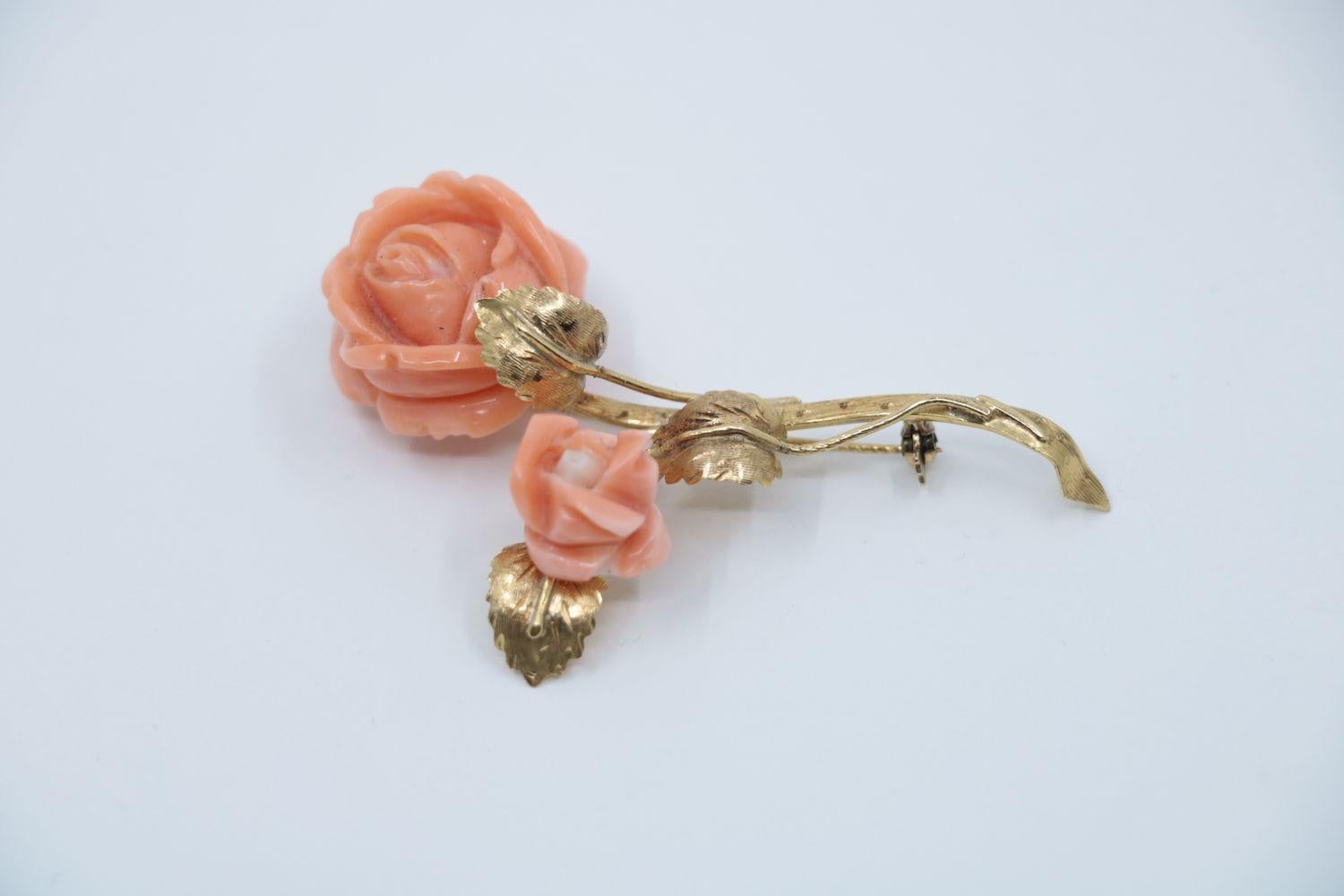 Vintage 18K Gold Coral Flower Brooch For Sale at 1stDibs