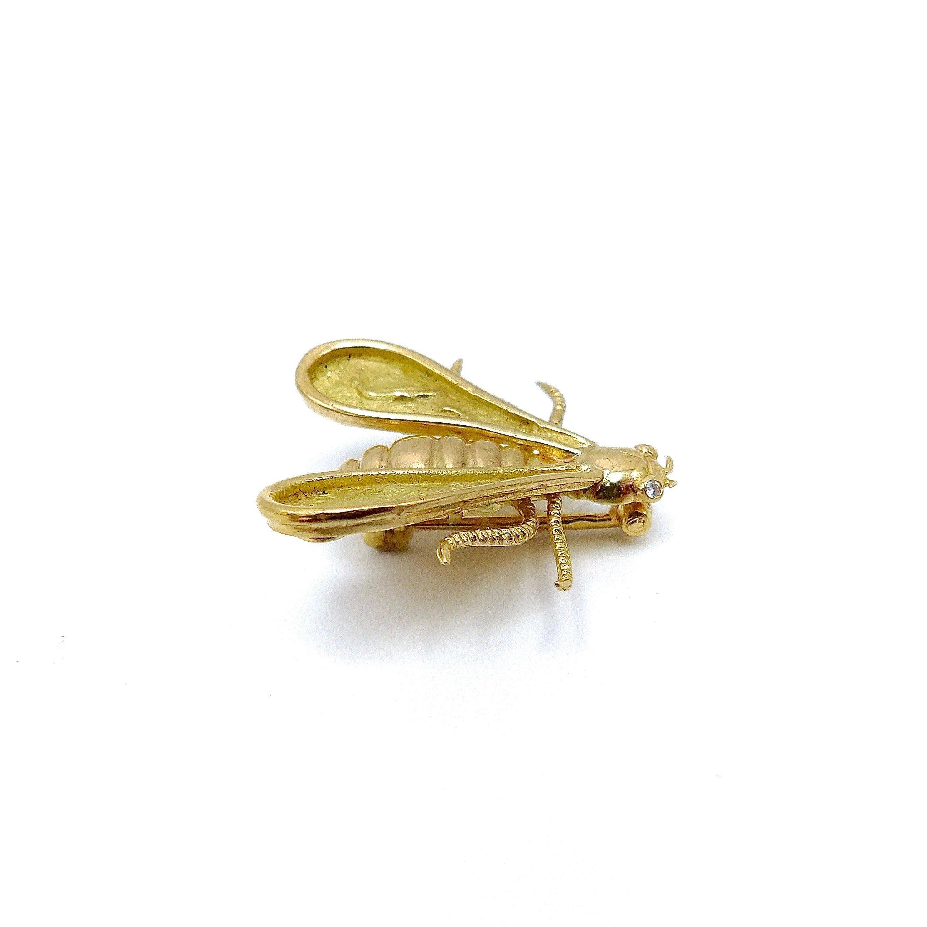 Vintage 18K Gold and Diamond Chaumet Bee Brooch For Sale at 1stDibs
