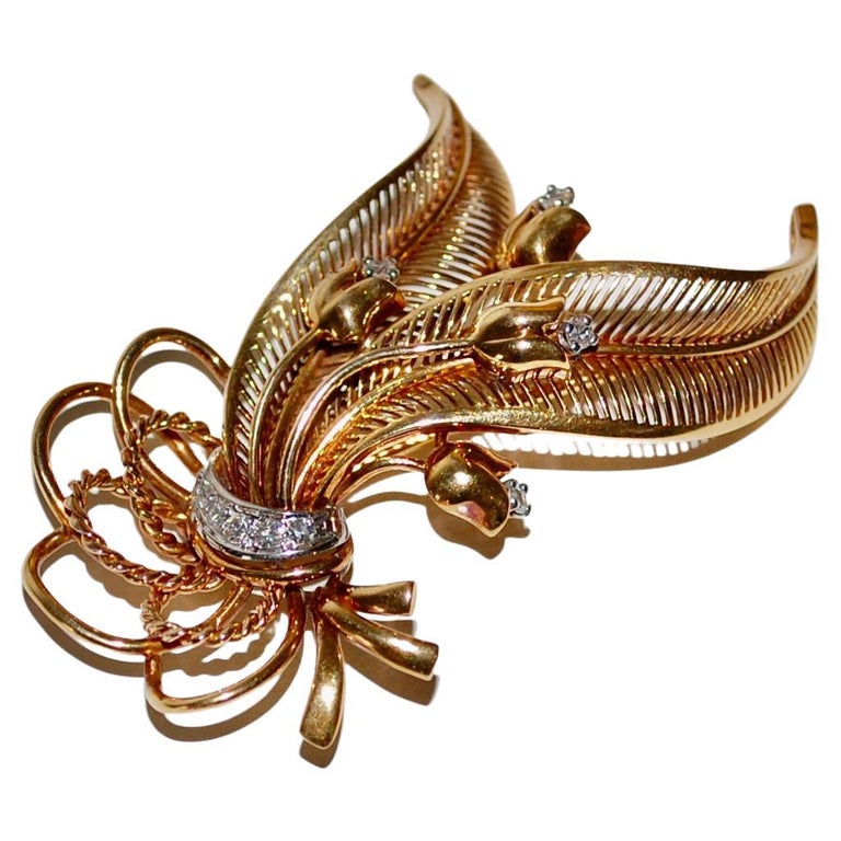 Vintage 18k Gold Diamonds Retro Syle Brooch For Sale at 1stDibs