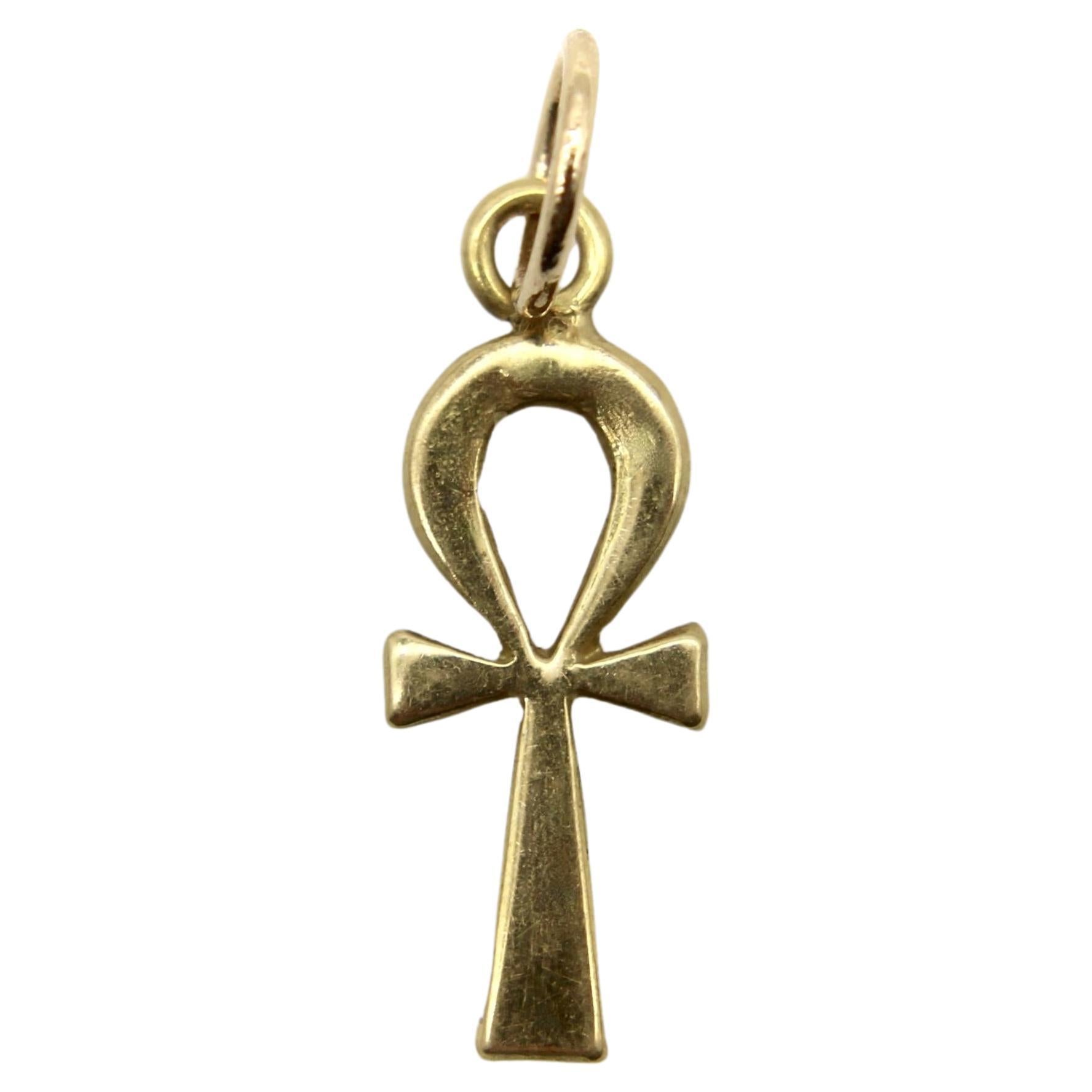 Vintage 18K Gold Egyptian Ankh Charm For Sale at 1stDibs