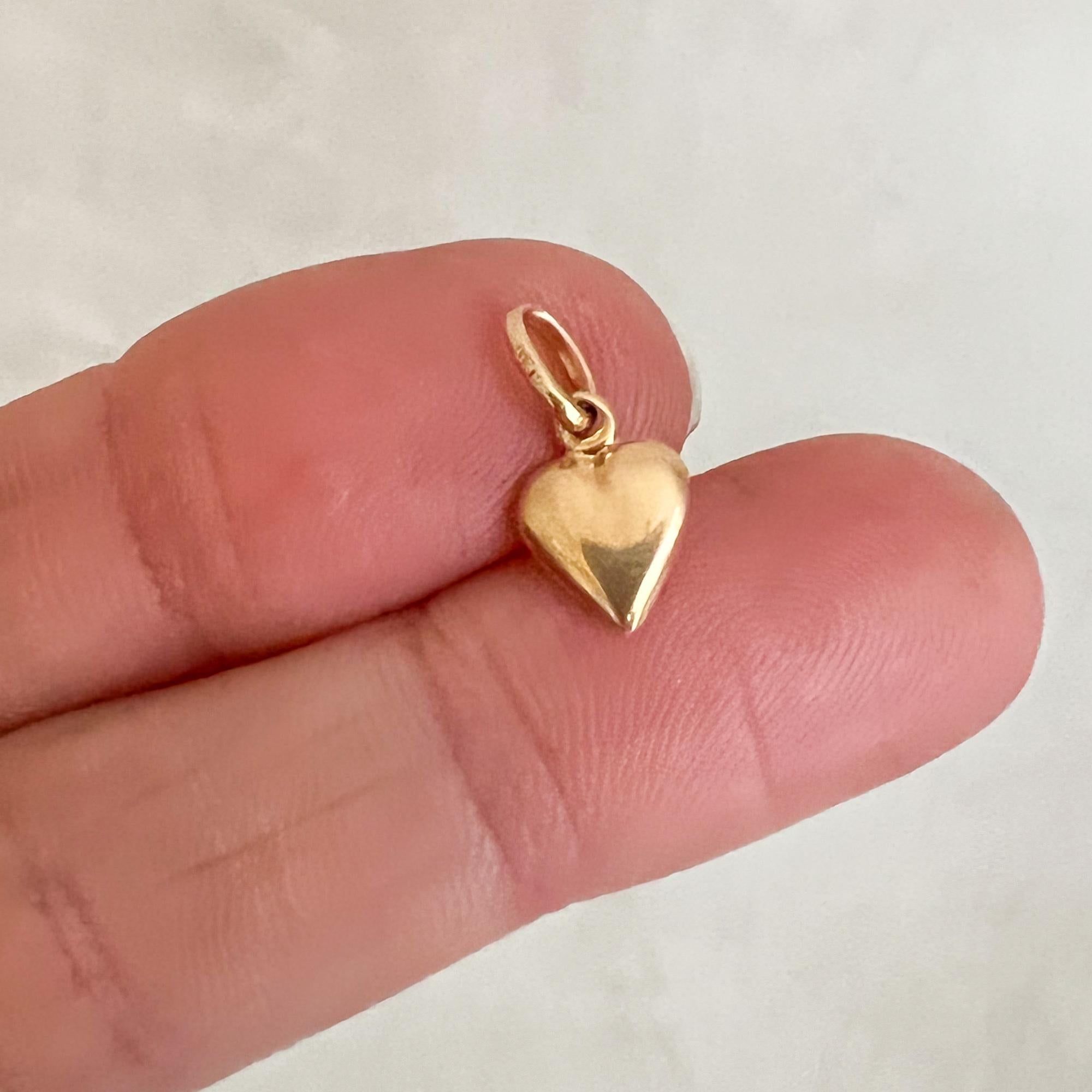 Vintage 18K Gold Small Heart Charm Pendant For Sale at 1stDibs | lv ...