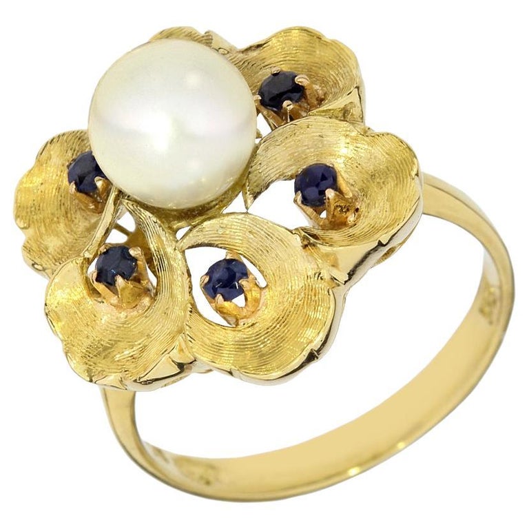 Vintage 18K Pearl and Sapphire Ring For Sale at 1stDibs