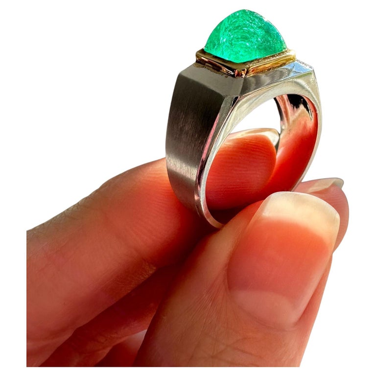 Vintage 18k Sugarloaf Emerald Ring For Sale at 1stDibs