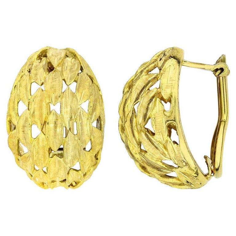 Vintage 18K Textured Domed Earrings For Sale at 1stDibs