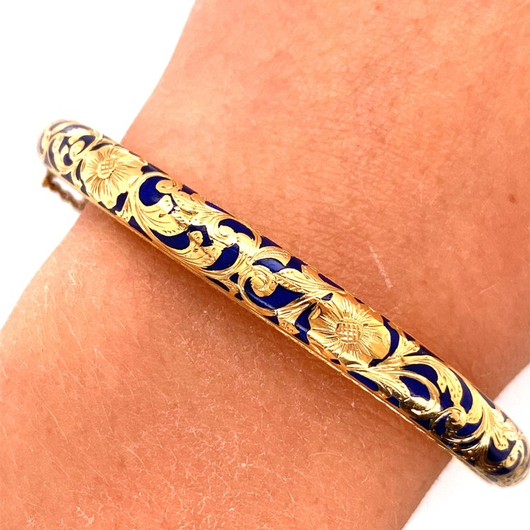Vintage 18K Yellow Gold Floral Bangle with Blue Enamel For Sale at 1stDibs