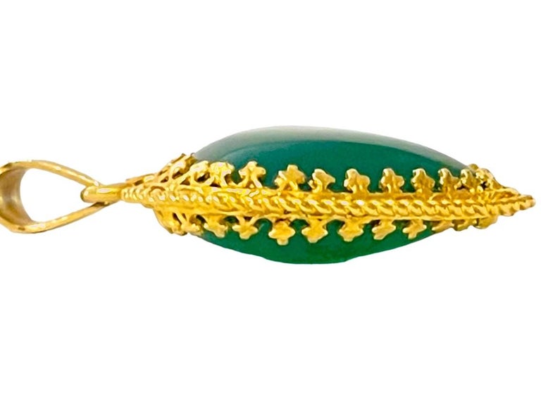 Vintage 18Kt Gold Heart Jade Pendant. Fancy Scrolling Surround On Both ...