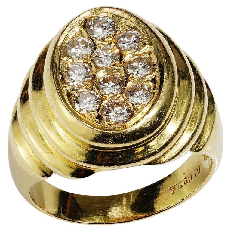 Vintage 18kt. Yellow Gold Oval-Shaped Ring Set with 0.70 Ct. Brilliant ...