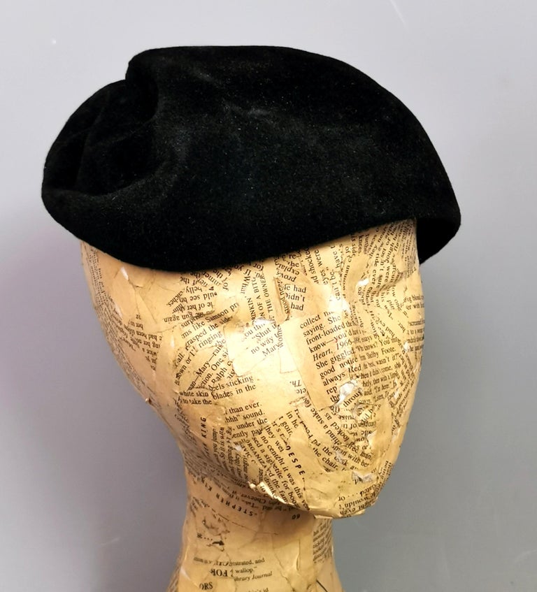 Vintage 1930's Black velvet fascinator pillbox hat For Sale at 1stDibs