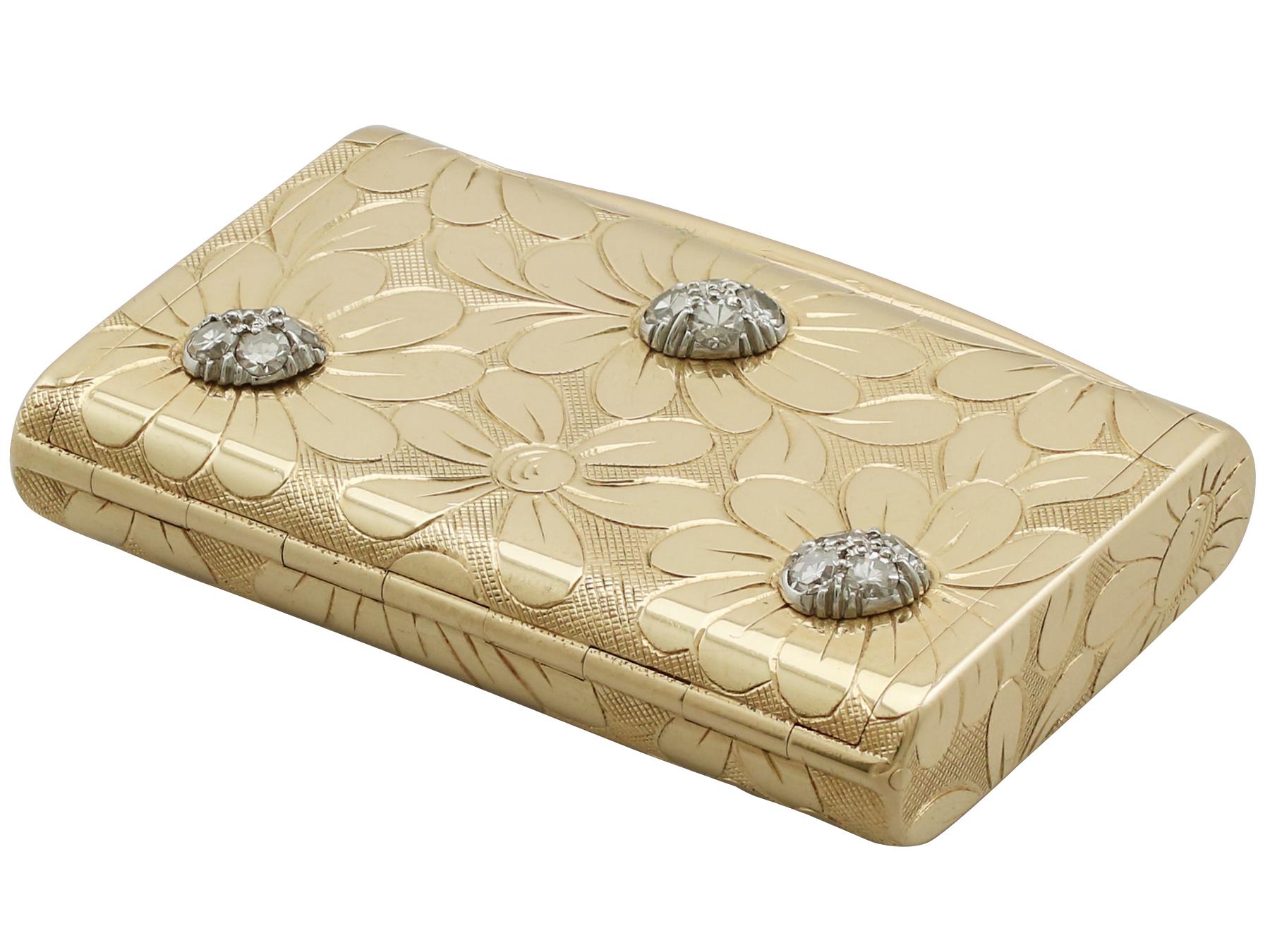 Van Cleefe and Arpels 1950s French Yellow Gold and Diamond Box For Sale ...