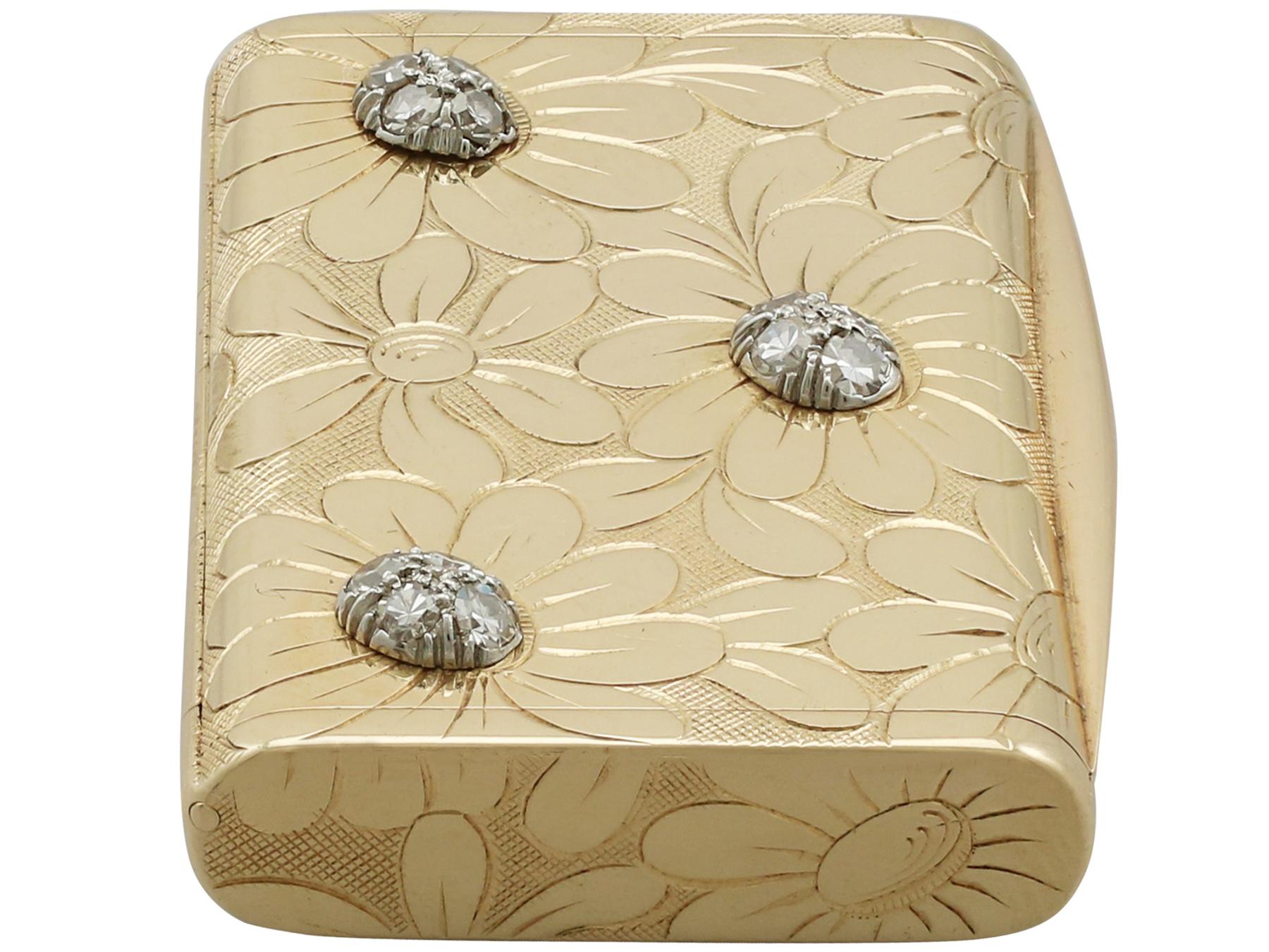 Van Cleefe and Arpels 1950s French Yellow Gold and Diamond Box For Sale ...