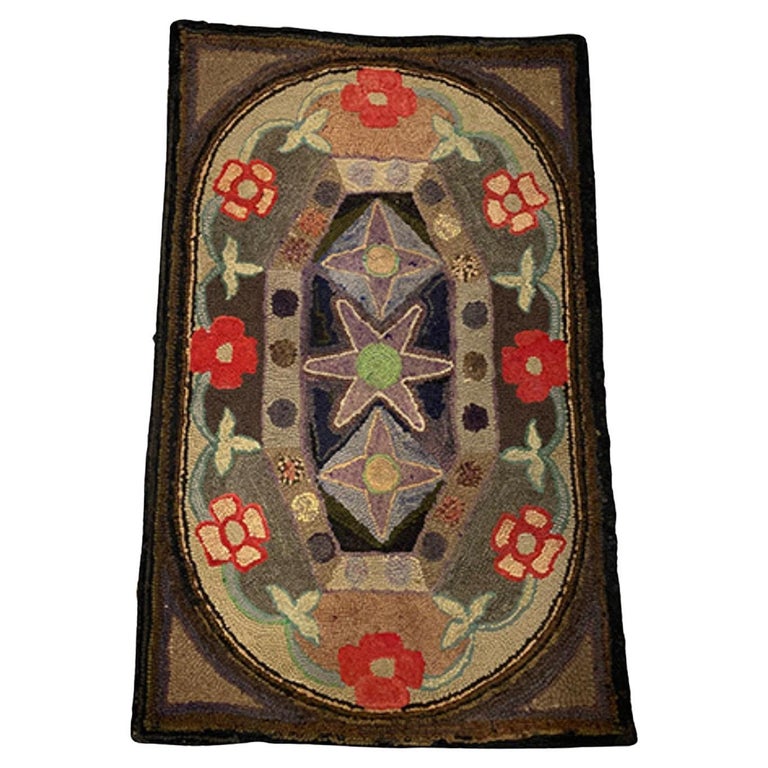 Vintage 1950's Hook Rug For Sale at 1stDibs